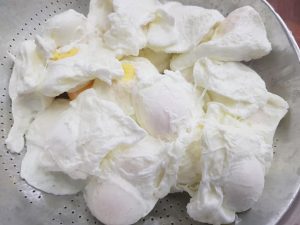 Masak Lemak Telur, Ikut Petua Ini Supaya Telur Tak Pecah & Cantik Elok