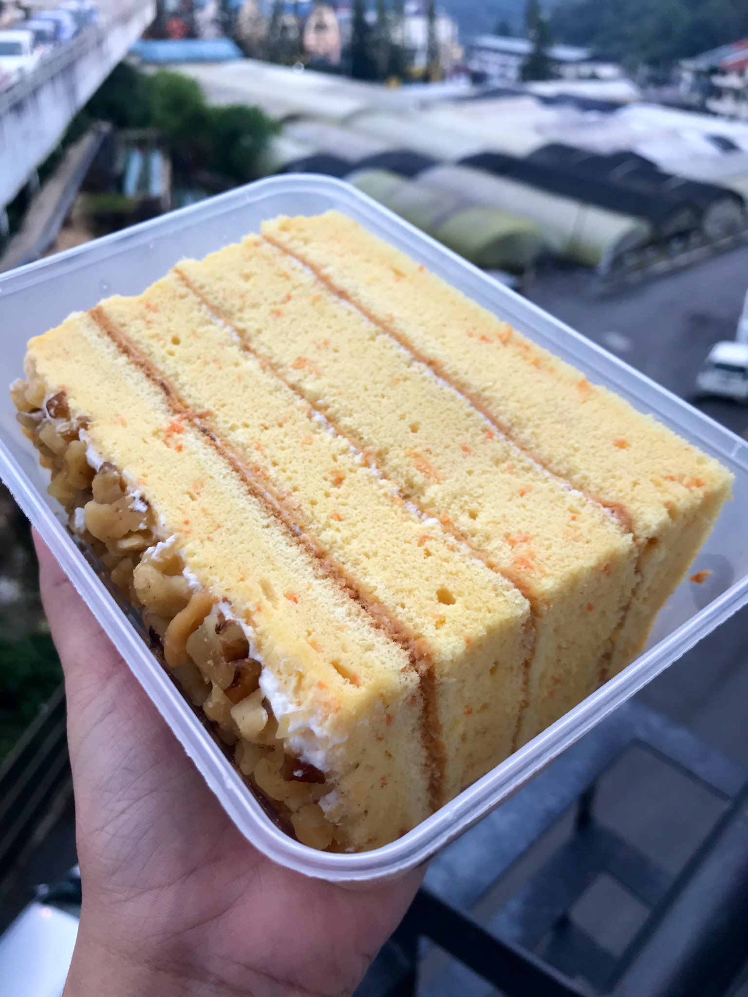 Kedai Kek Pak Tam Viral Di Brinchang, Pelbagai Jenis Kek Ada Dijual ...
