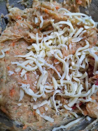 Resepi Sosej Homemade Guna Isi Ayam, Lagi Sihat & Bebas Pengawet!