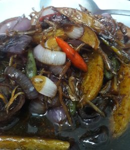 Resepi Ikan Bilis Masak Kicap, Menu Jimat Tapi Bukan Main Sedap!