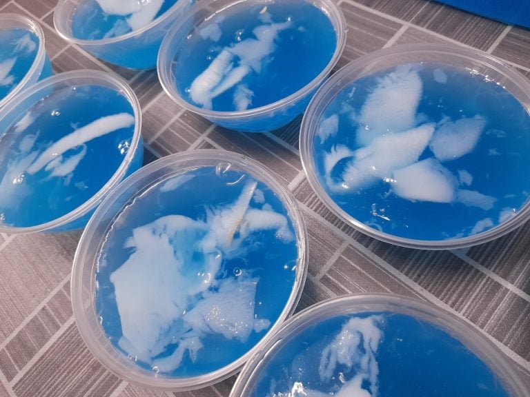 Cara Buat Jeli Kelapa Segar, Lelaki Ini Kongsi Hasil Secantik Langit