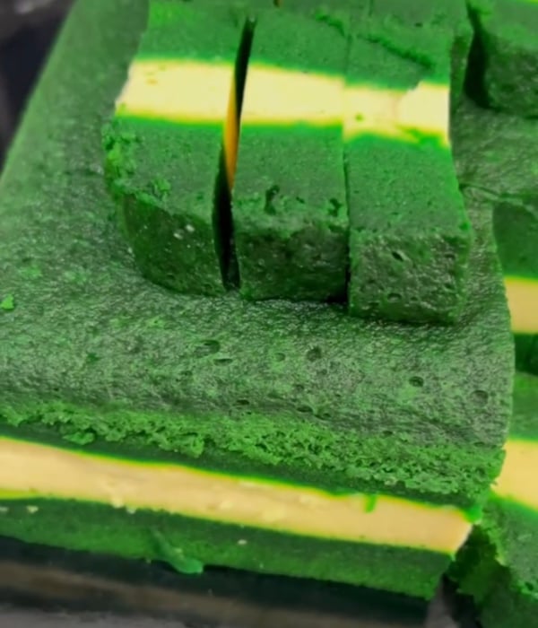 Kek Lumut Cheese Kukus Gebu & Moist, Setiap Lapisan Penuh Nikmat