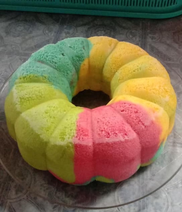 Resepi Kek Susu Warna-Warni Versi Kukus, Hasil Lembut Macam Kapas!