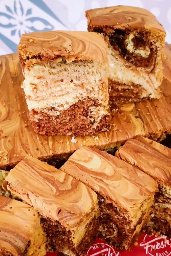 Kek Marble Corak Kayu Yang Tengah Viral, Gebu & Cantik Bila Dipotong