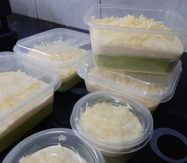 Kek Pandan Cheese Leleh Kukus, Wangi Sampai Jiran Nak Resipi!