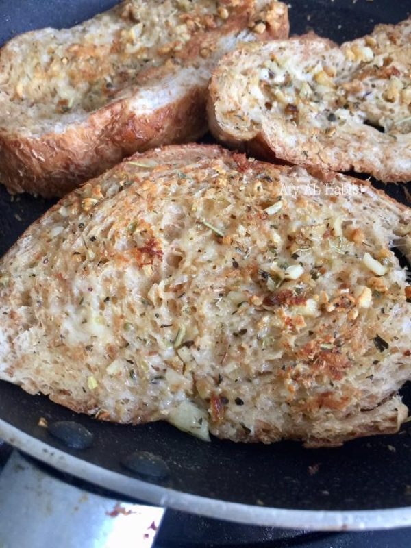 Resepi Garlic Bread Homemade, Ikut Cara Ini Lagi Wangi Semerbak!