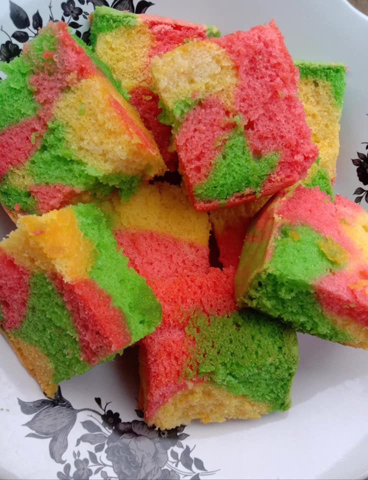 Resepi Kek Marjerin Pelangi 'Fluffy', Naik Cantik & Rasa Berlemak Padu!