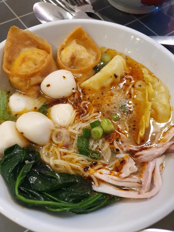 Mee Wantan Sup, Kuah Jernih Dan Dumpling Lembut Cukup Rasa
