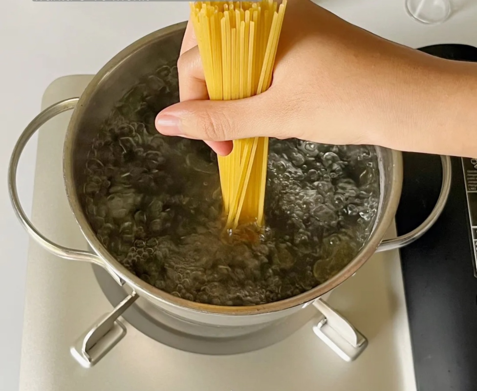Rebus Spaghetti Yang Betul, Guna Cara Ini Supaya Tak Melekat