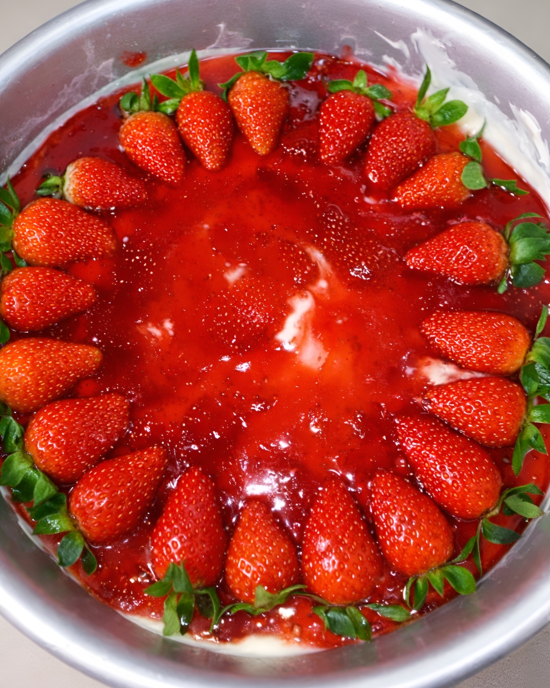 Resepi Strawberry Cheesecake Tanpa Oven, Viral & Lembut Berkrim